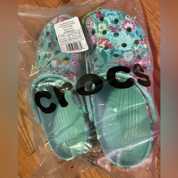 CROCS | Shoes | Vera Bradley Disney The Little Mermaid Clog Crocs ...